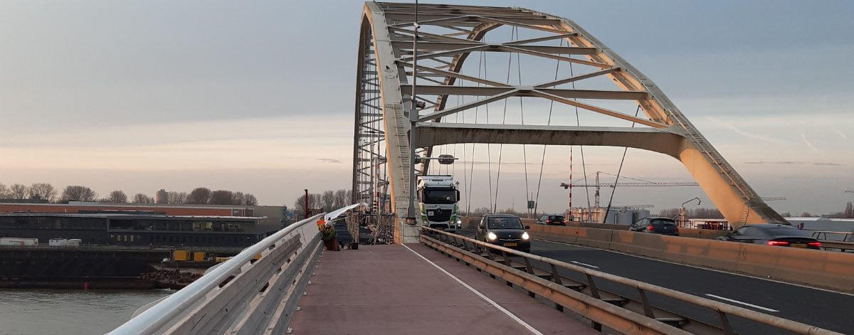 Major maintenance to cycle path Papendrecht bridge - Hollandia